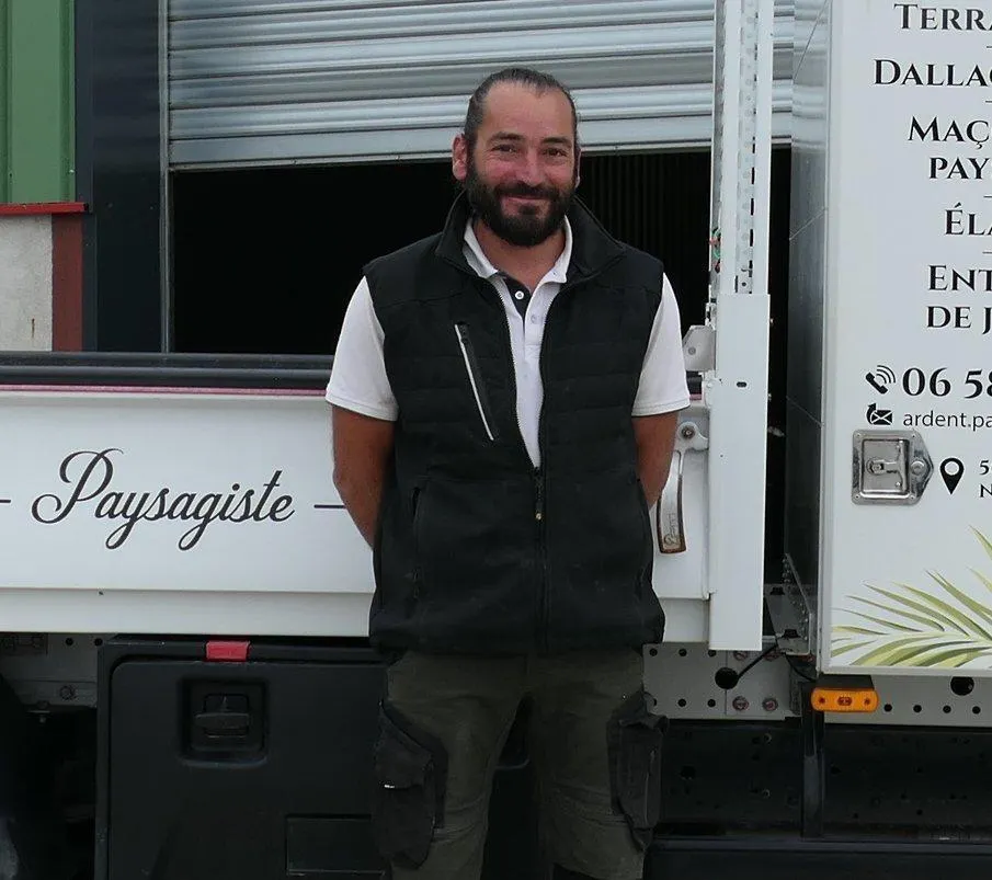 Benjamin Renard a lancé l’entreprise Ardent Paysage à Noyal-Muzillac - Vannes.maville.com
