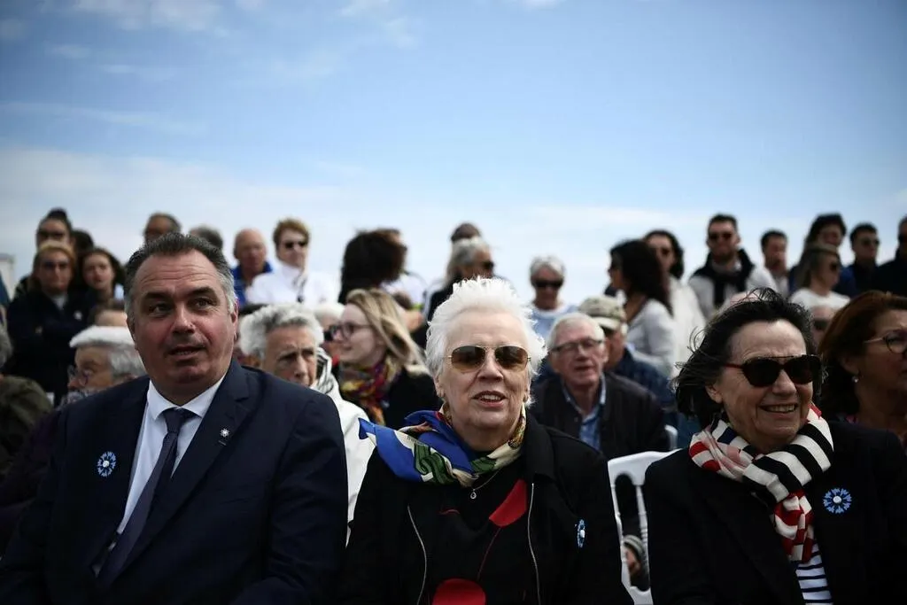 EN IMAGES. Appel du 18-Juin : Emmanuel Macron à Sein, « l’île debout, à l’avant-garde ...