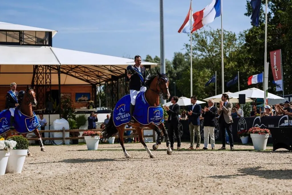 Au Pôle international du cheval, un concours de saut d’obstacles ...