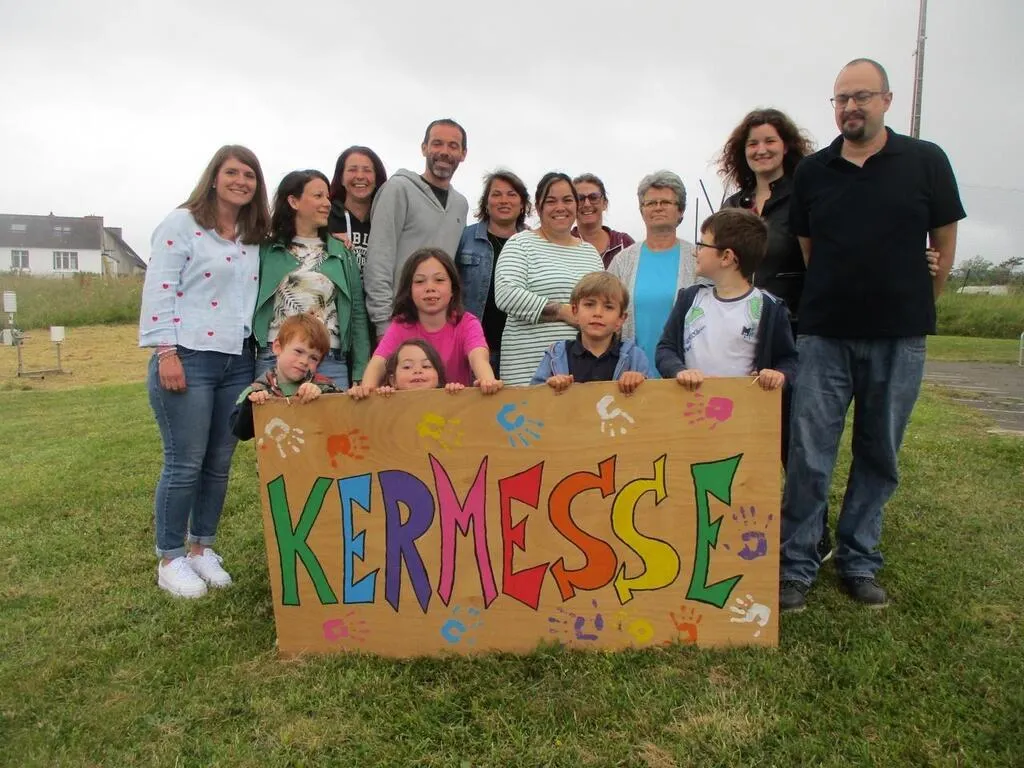 Camaret-sur-Mer. Parents d’élèves et bénévoles préparent la kermesse de ...