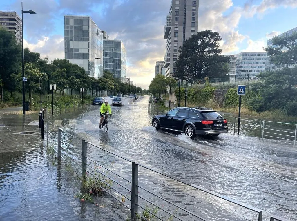 En Loire-Atlantique, les orages ont mobilisé les pompiers 400 fois : le centre d’appels saturé ...