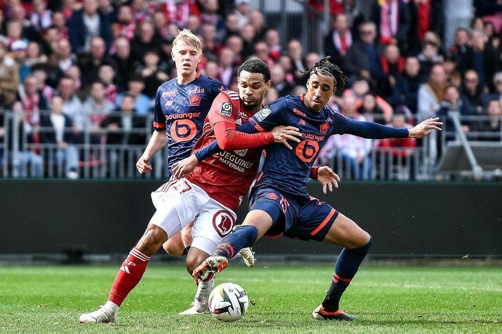 Mercato - Lille. Leny Yoro au Real Madrid, l’accord se précise . Sport ... Mercato - Lille. Leny Yoro au Real Madrid, l’accord se précise . Sport ...