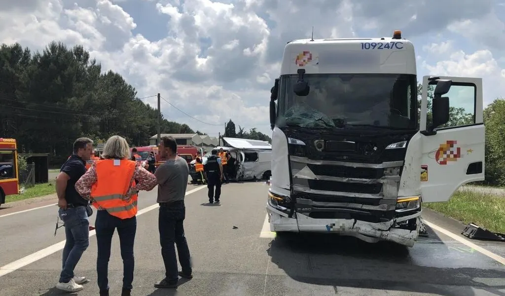En Sarthe, une collision entre un poids lourd et un fourgon aménagé fait un mort - Le Mans ...