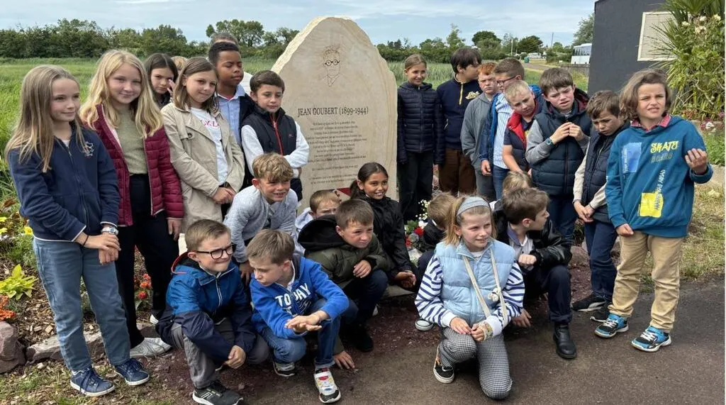 Saint-Germain-sur-Ay. Une stèle en hommage au résistant Jean Goubert ...