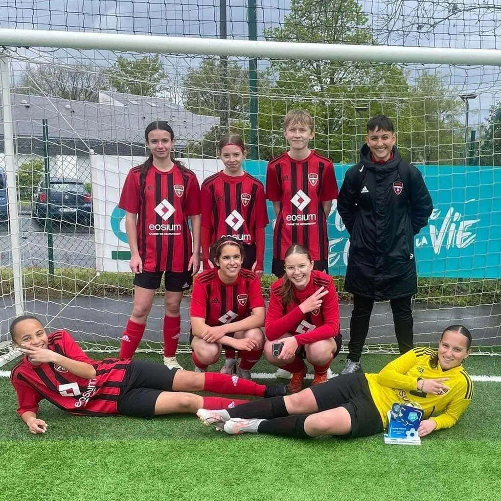 L’AEP Rezé veut développer le football féminin . Sport - La Baule ...