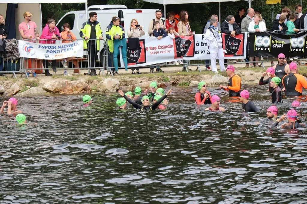 EN IMAGES. Plus de 300 nageurs mouillent leur combinaison pour la bonne ...