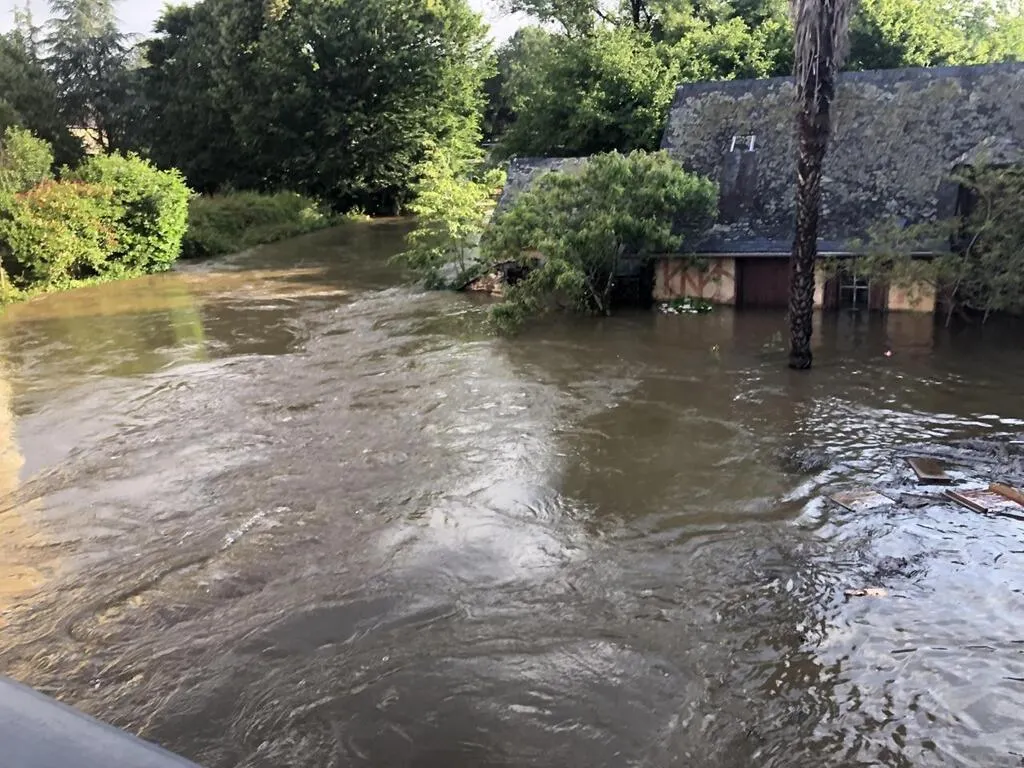 Inondations en Mayenne : des sols « de plus en plus imperméabilisés par ...