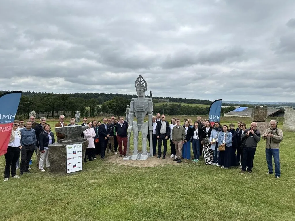 À la Vallée des Saints de Carnoët, les métallurgistes costarmoricains ...
