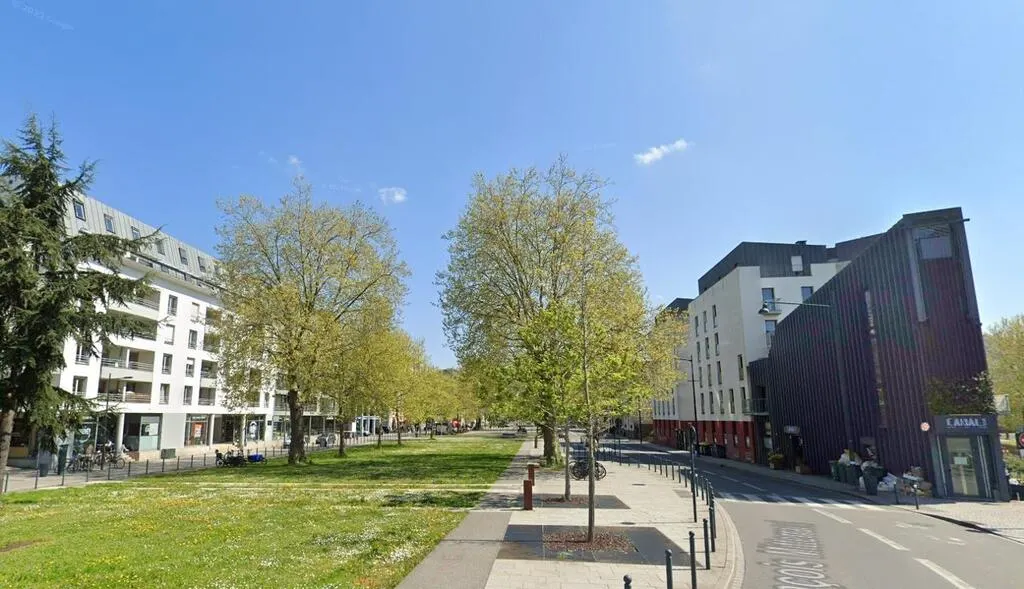 La femme percutée par une trottinette sur le mail Mitterrand à Rennes ...