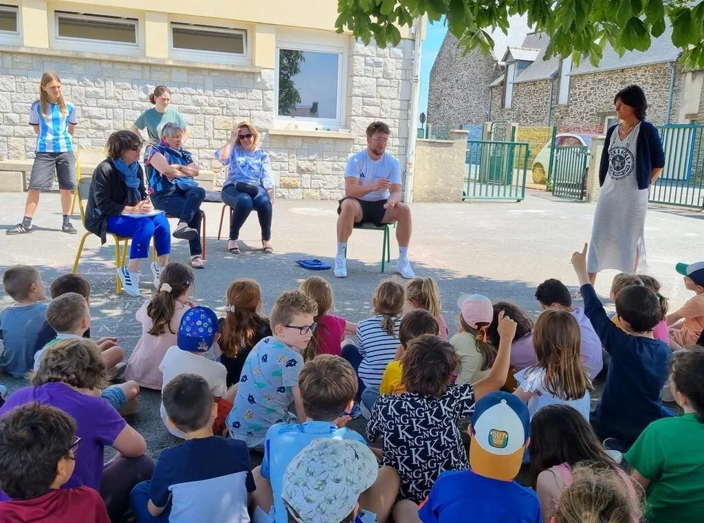 Tout juste sélectionné aux JO, l’athlète breton Tom Reux rend visite à ...