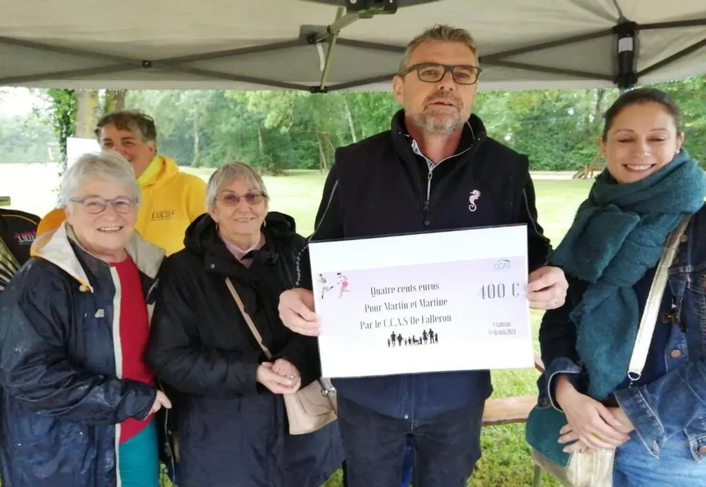 Falleron. Un don de 400 € pour la lutte contre le cancer - Les Sables d ...