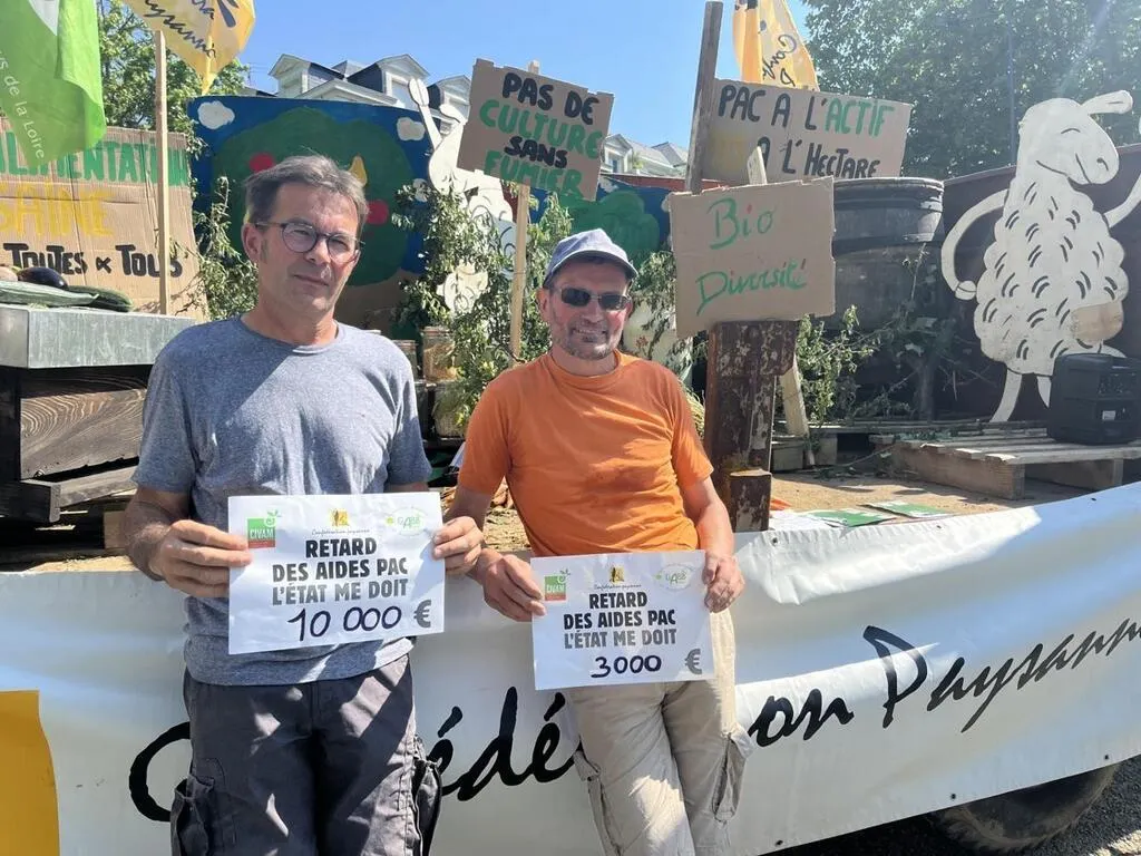 «On ne reçoit pas ce qui nous est dû»: à Angers, les agriculteurs ...