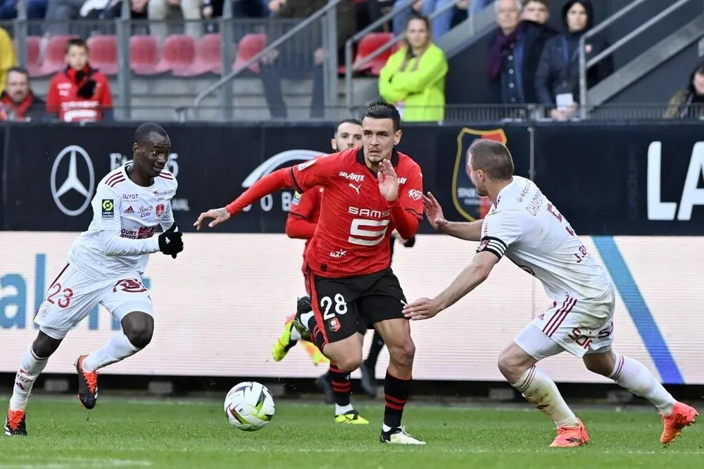 Mercato. Le Stade Rennais doit aussi gérer le cas Enzo Le Fée, désiré ...