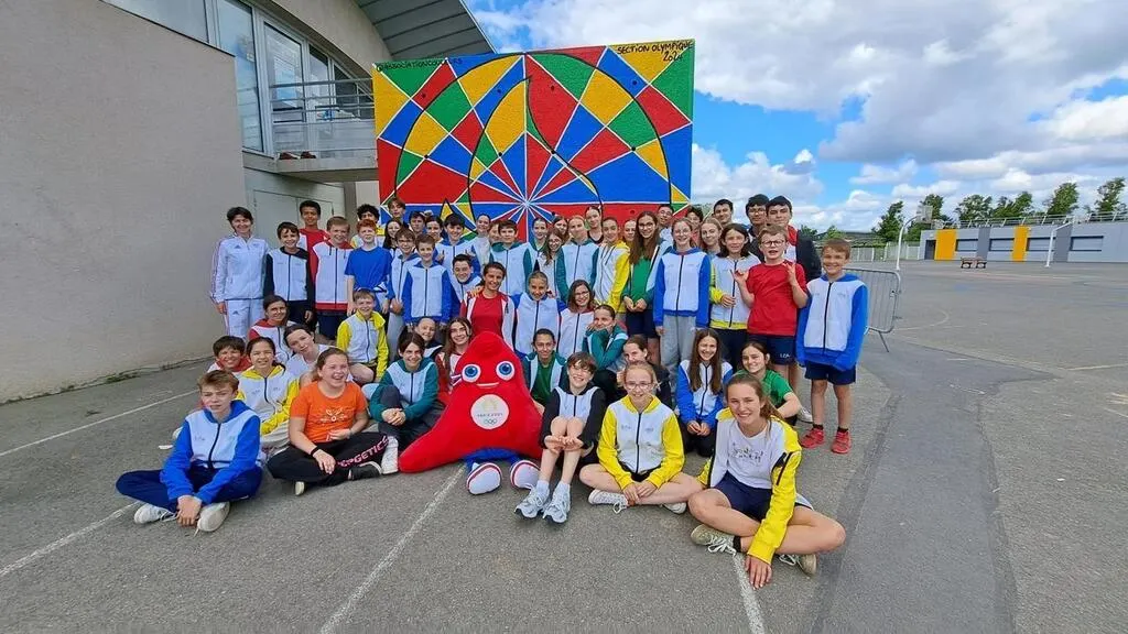 Un deuxième et dernier défilé olympique pour le collège Dolto, à Pacé ...