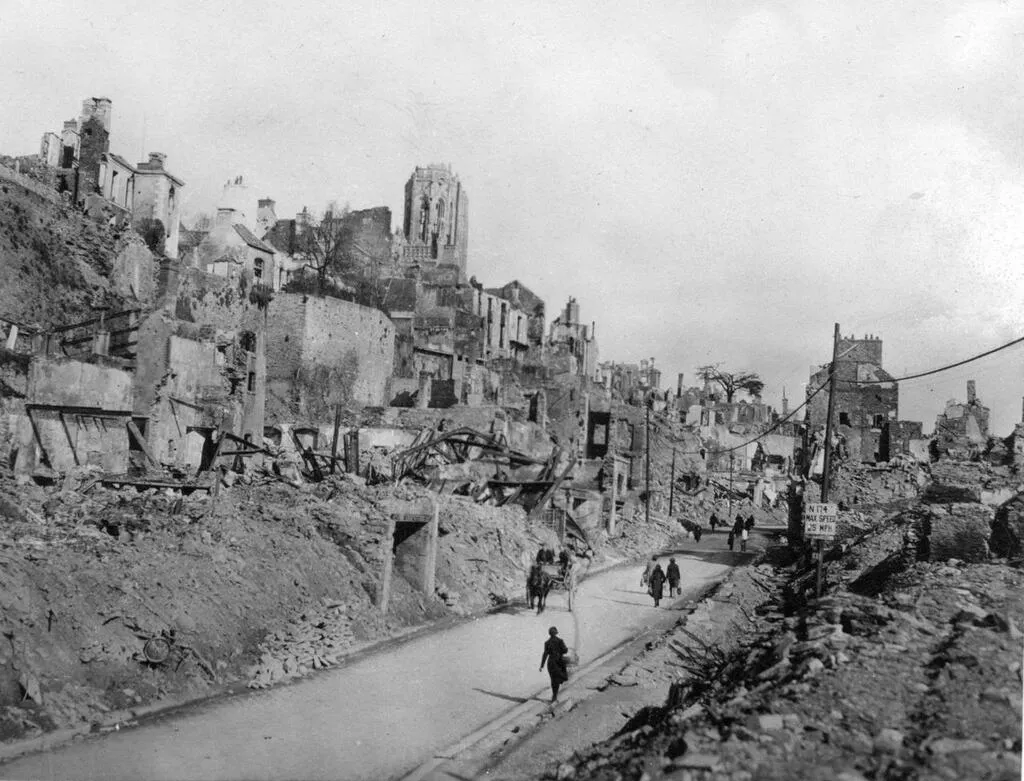 Comment les habitants de Saint-Lô ont réappris à vivre après la ...
