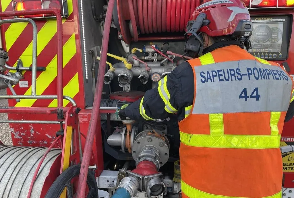 Un enfant et une ado transportés au CHU après l’incendie d’une maison à - Tours.maville.com