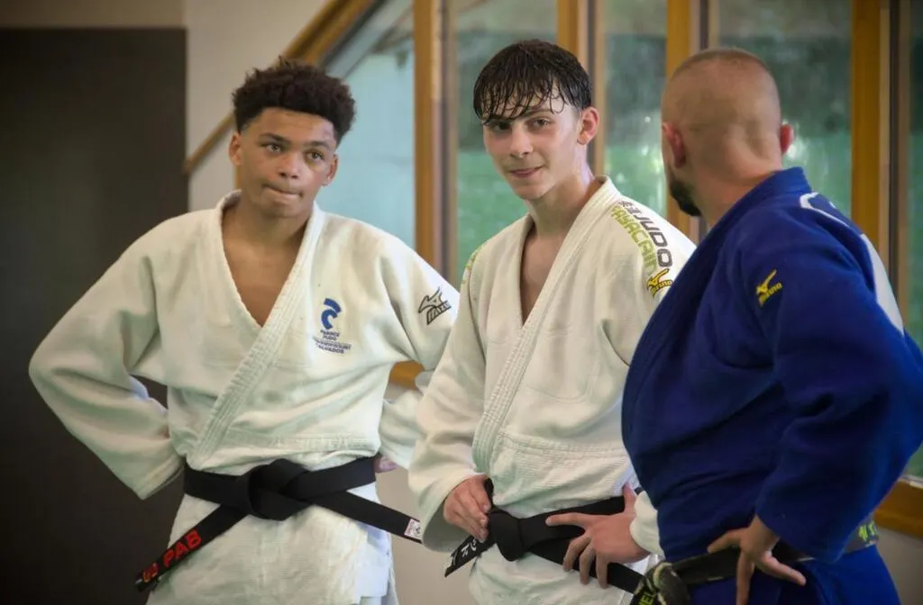 Sainte-Honorine-du-Fay. Pablo et Baptiste sont ceinture noire de judo ...