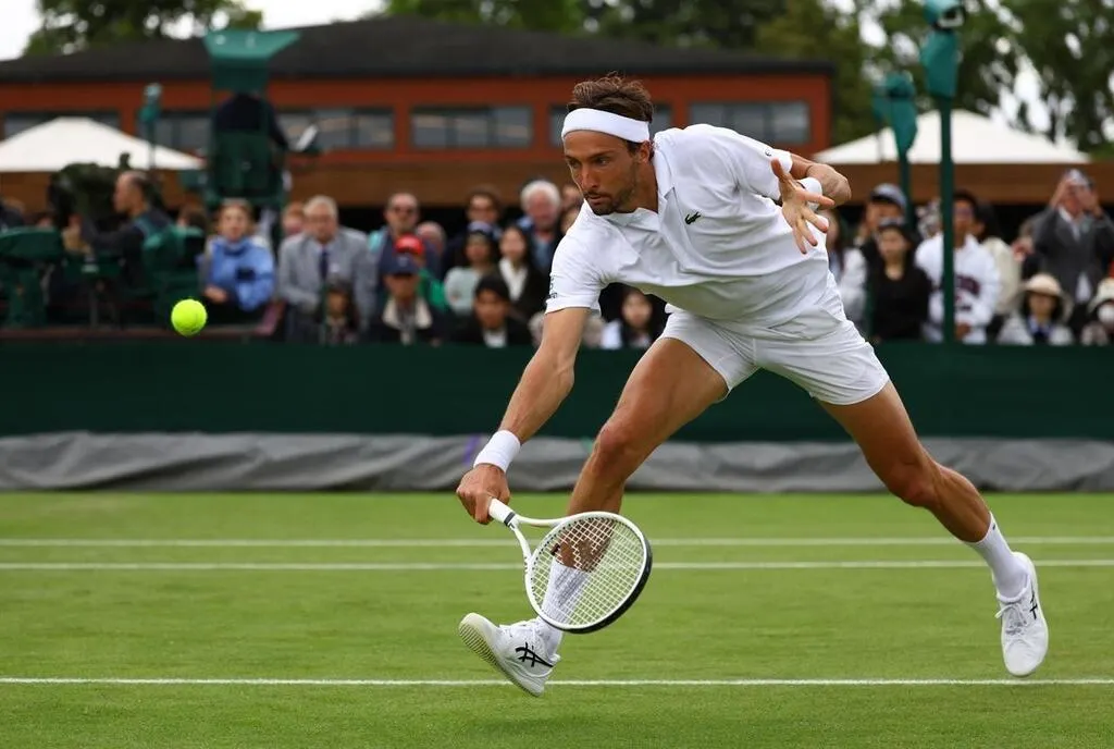 Wimbledon. Arthur Rinderknech vient à bout de Kei Nishikori et rejoint le deuxième tour . Sport ...