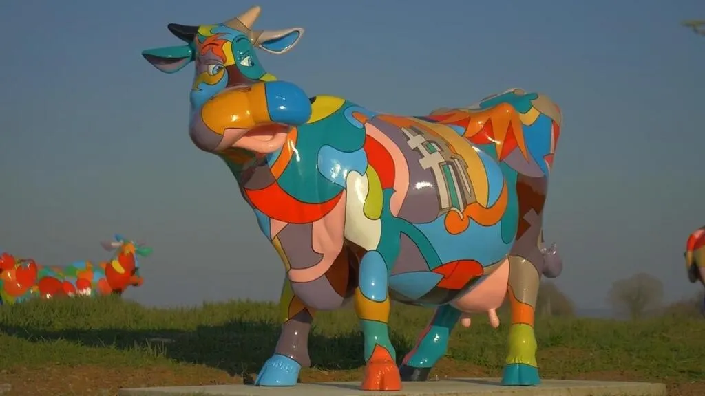 Les vaches décoratives de Bouvron géolocalisées à Notre-Dame-des-Landes ...