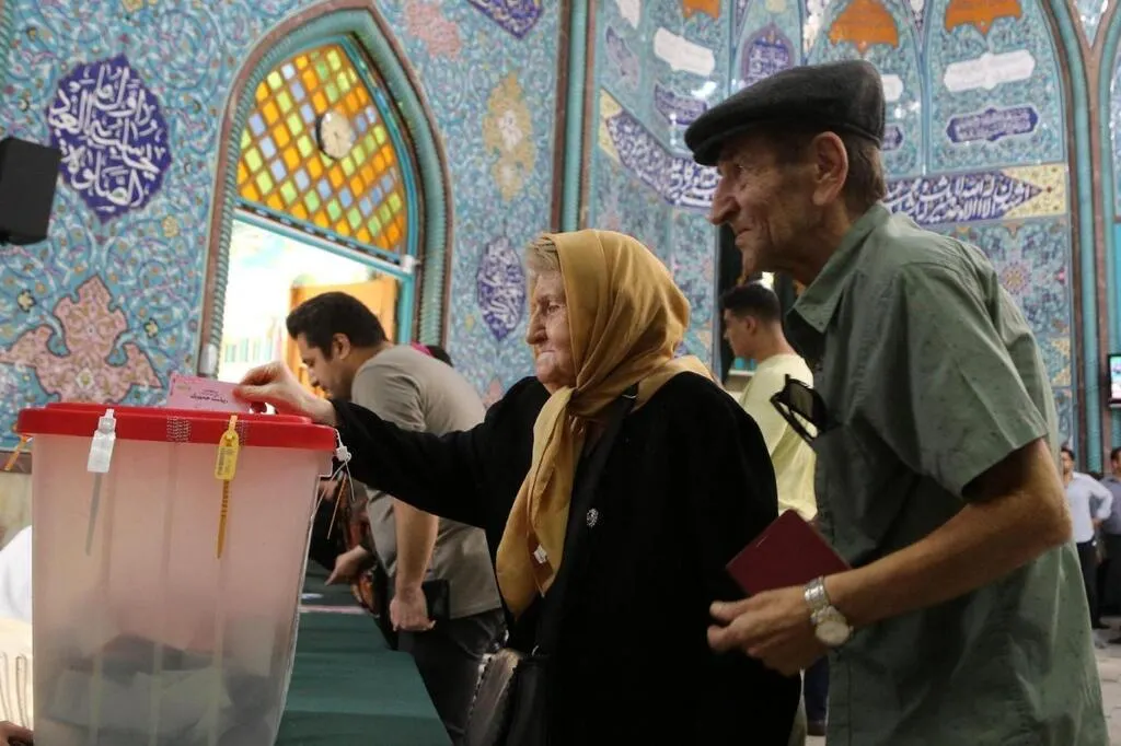 Présidentielle en Iran : le réformateur Massoud Pezeshkian remporte l ...