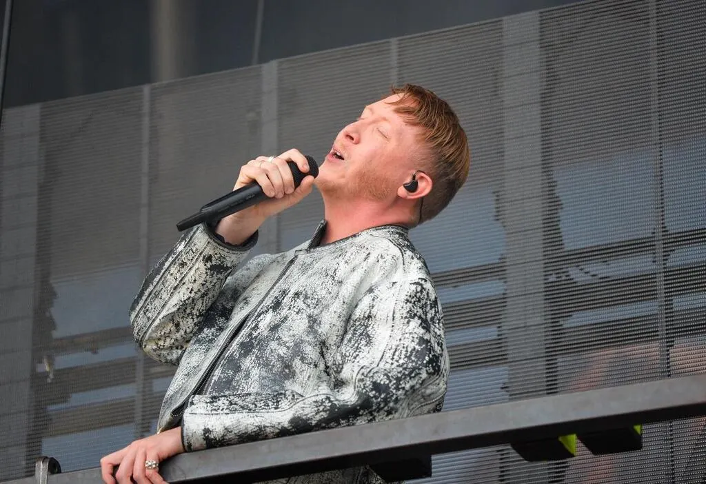 «Un festival, c’est un challenge» : Eddy de Pretto était sur la scène d ...