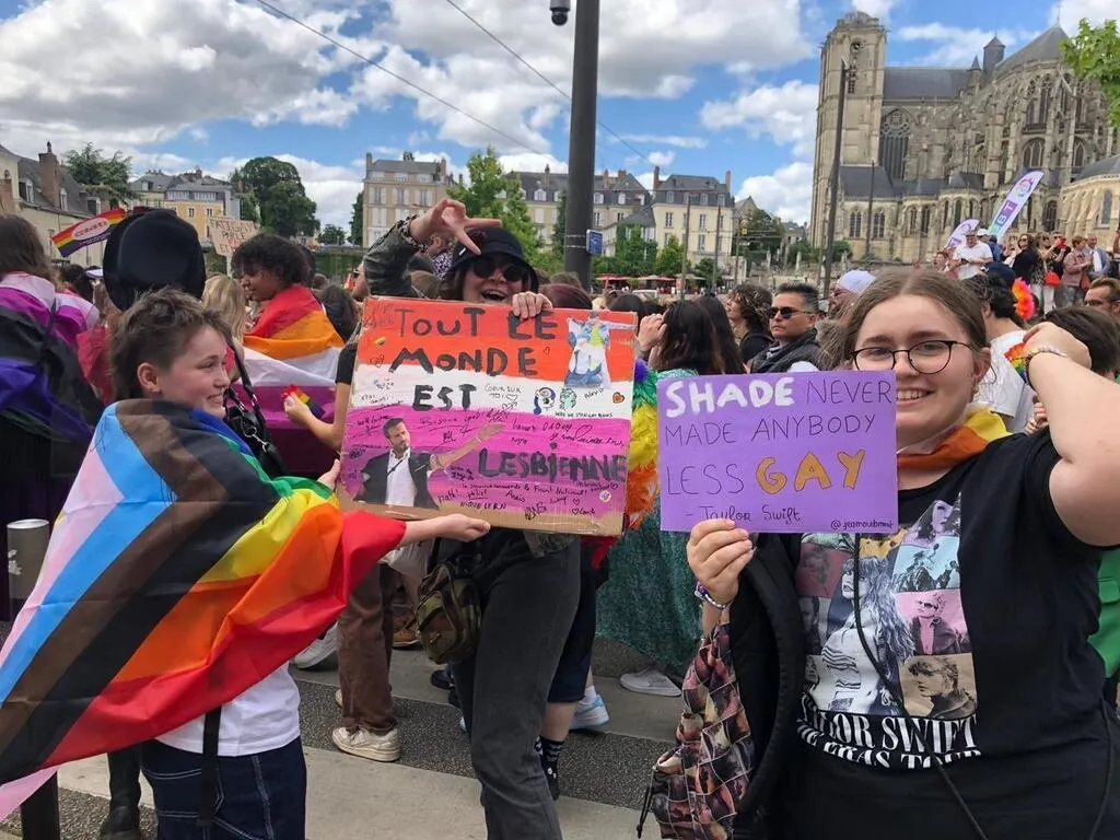 EN IMAGE. La Marche des fiertés du Mans, entre revendications et ...