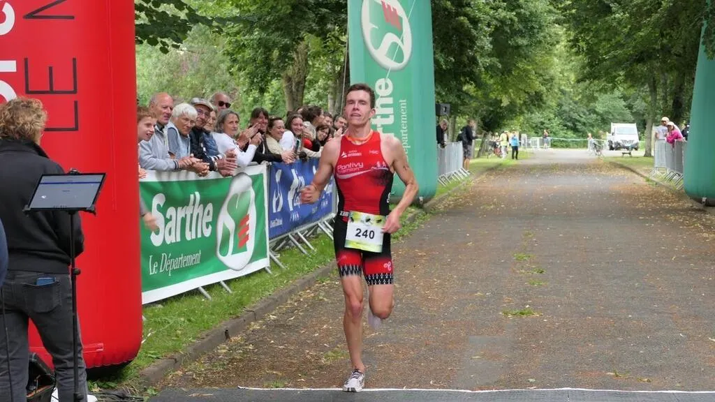Triathlon. Pol Le Bot et Lola Bachet s’imposent en solitaire au Mans ...