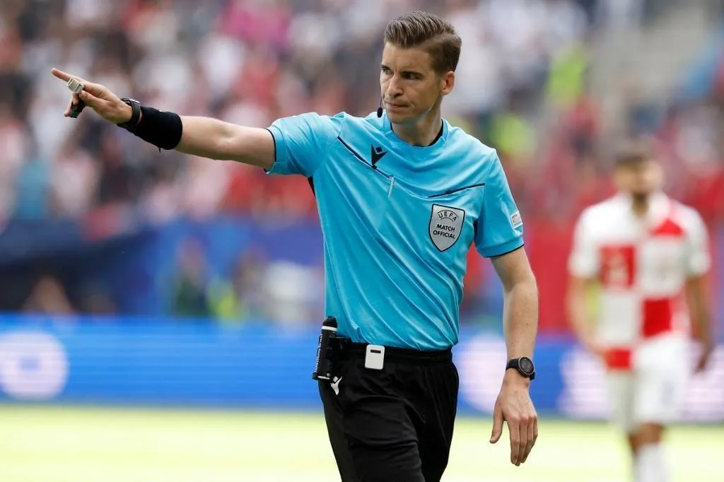 Euro 2024. François Letexier arbitrera la finale Espagne - Angleterre ...