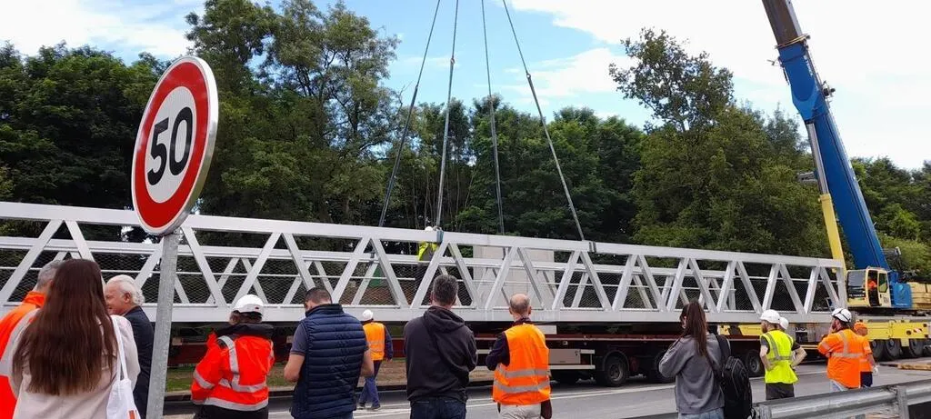 EN IMAGES. À Château-Gontier, la passerelle de la Maroutière pour le V and B Fest’ a été - Laval ...