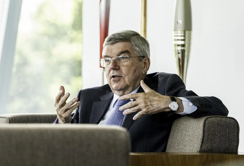 JO 2024. Emmanuel Macron va recevoir le président du CIO Thomas Bach à ...