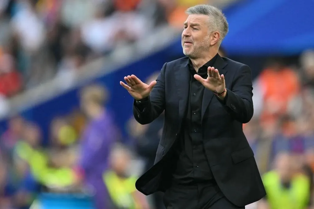 Football. « Faire une pause », Edward Iordanescu quitte son poste de ...