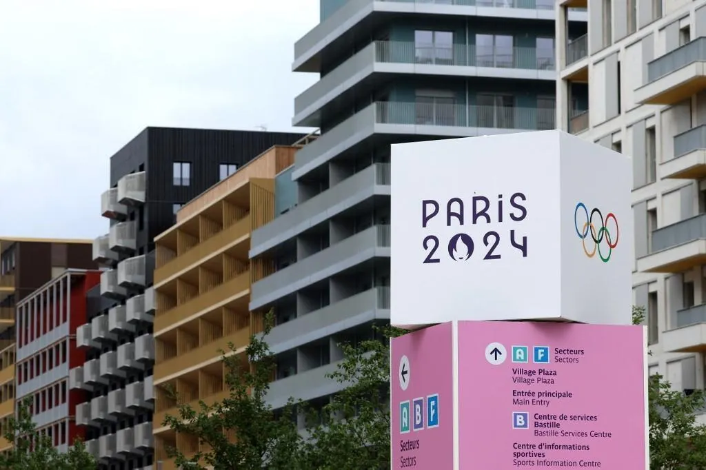 JO 2024. « Les lits en carton, ils adorent ça » : Amélie Oudéa-Castéra ...