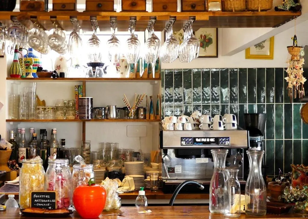 Café, boutique, chambre d’hôte... Coco Bay offre de contempler la ...