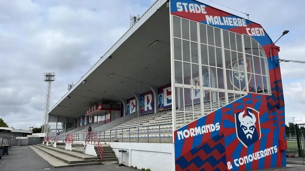 ENTRETIEN. Muraliste, ce fan du SM Caen a redonné des couleurs au stade ...