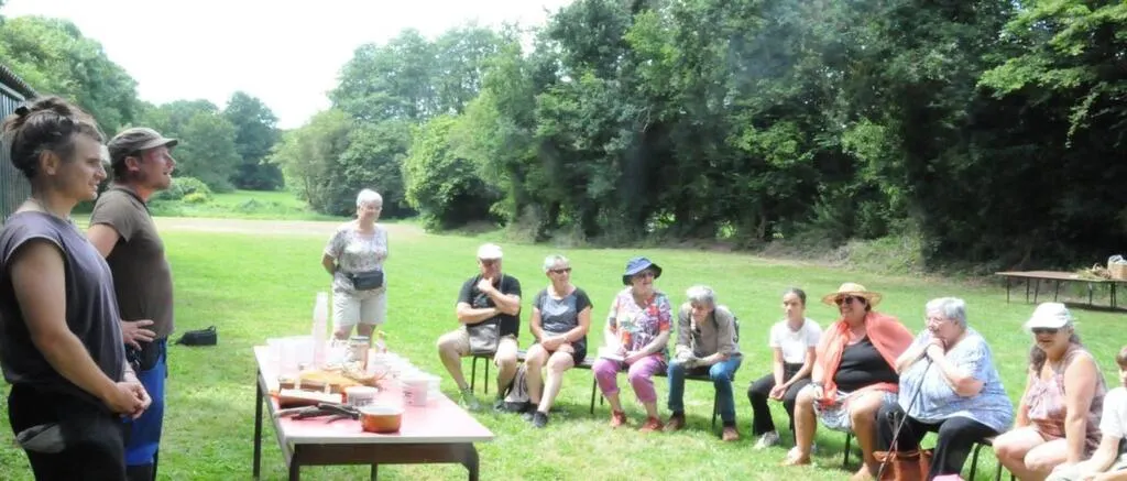 Maël-Carhaix. L’atelier d’encres naturelles a attiré de nombreux ...
