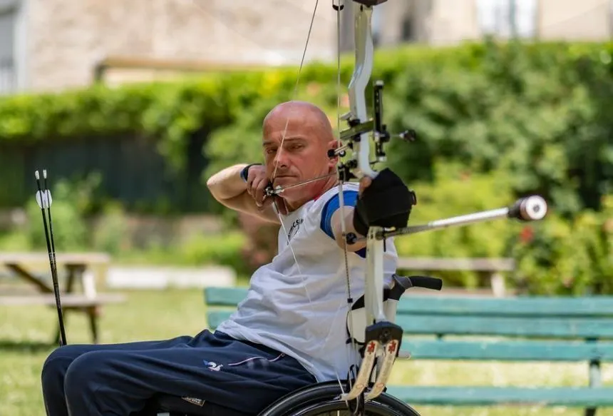 Vingt-huit ans après ses premiers JO, Damien Letulle tirera à l’arc aux ...