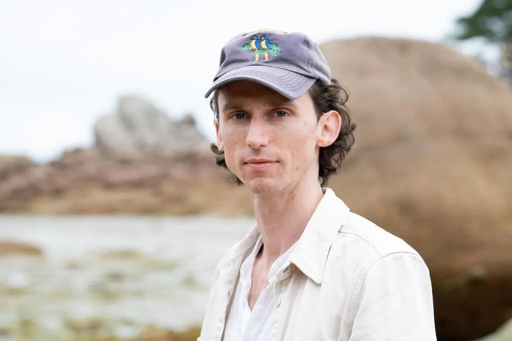 PORTRAIT. Danseur breton aux multiples casquettes, Arthur Cadre ...