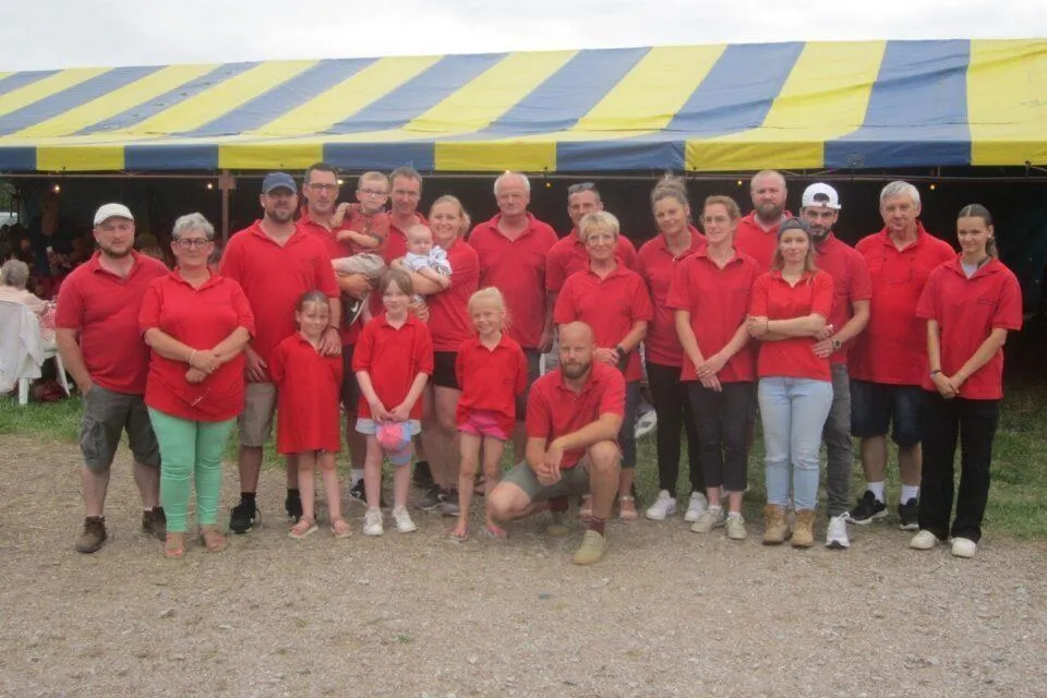 Tous les ans, le 15 août, Sainte-Marie-aux-Anglais voit sa population ...