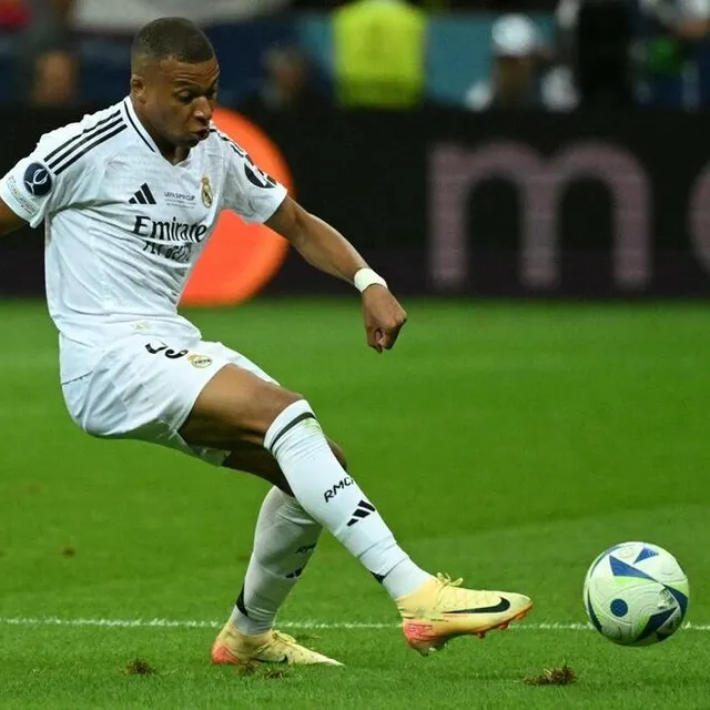 EN IMAGES. Kylian Mbappé sous ses nouvelles couleurs du Real Madrid face à l’Atalanta Bergame ...