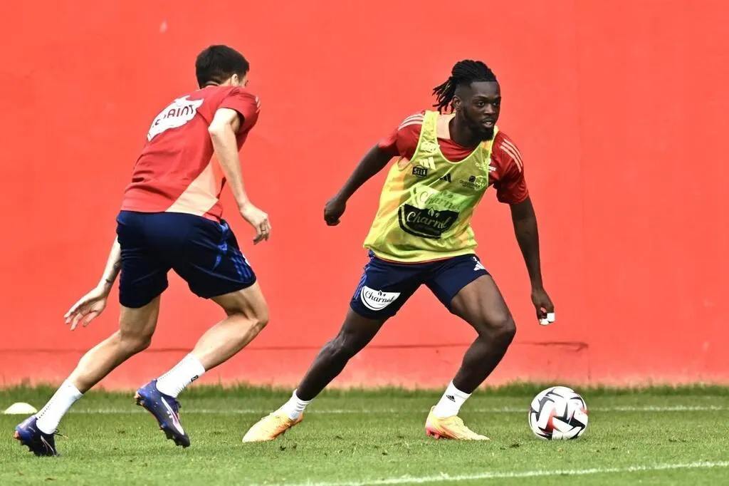 Stade Brestois. Bradley Locko sort de l’entraînement sur blessure ...