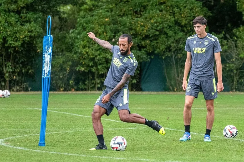 FC Nantes. Thomas, Acapandié, la première de Leroux… le premier groupe ...