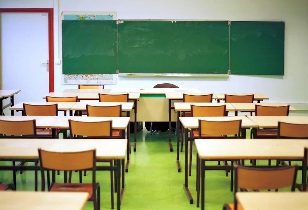 Une mère fait rater les cours à sa fille pour partir en vacances… et ...