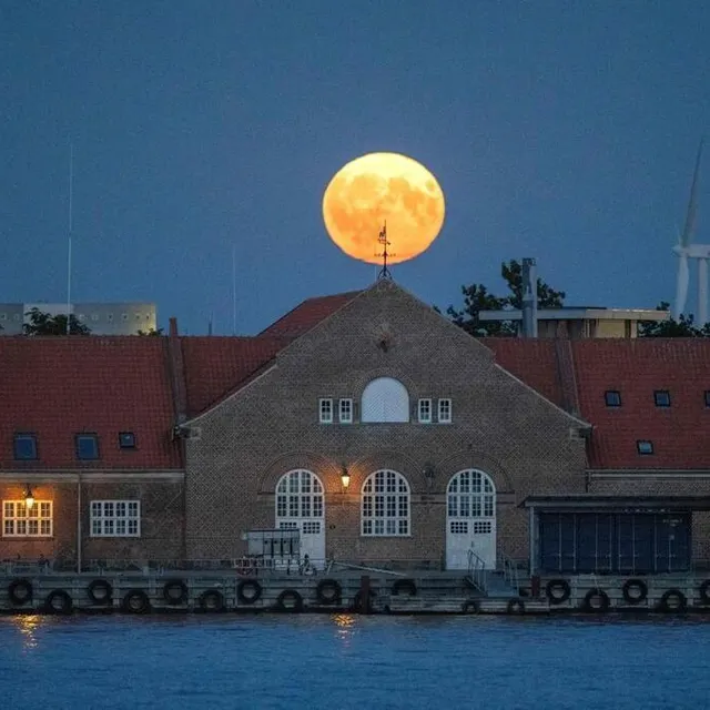 EN IMAGES. La « Super Lune Bleue » offre un somptueux spectacle à ...