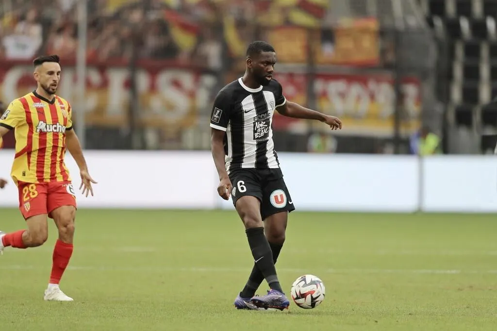 Angers Sco. Gêné à la cuisse, Aholou laissé au repos, Diony avec la ...