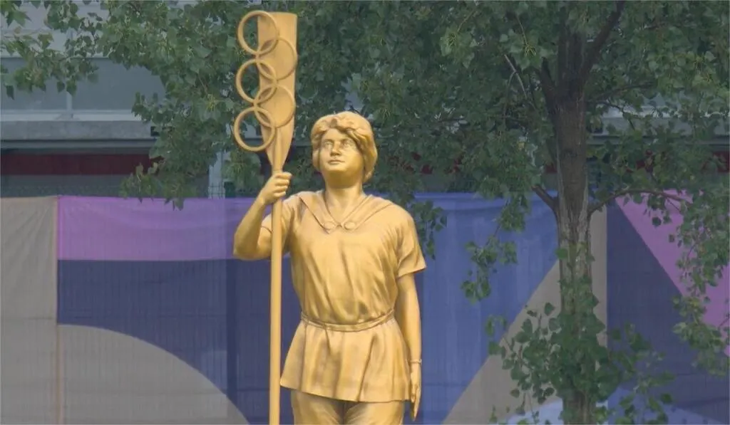 JO Paris 2024. Le Croisic veut la statue d’Alice Milliat, apparue lors de la cérémonie - Saint ...