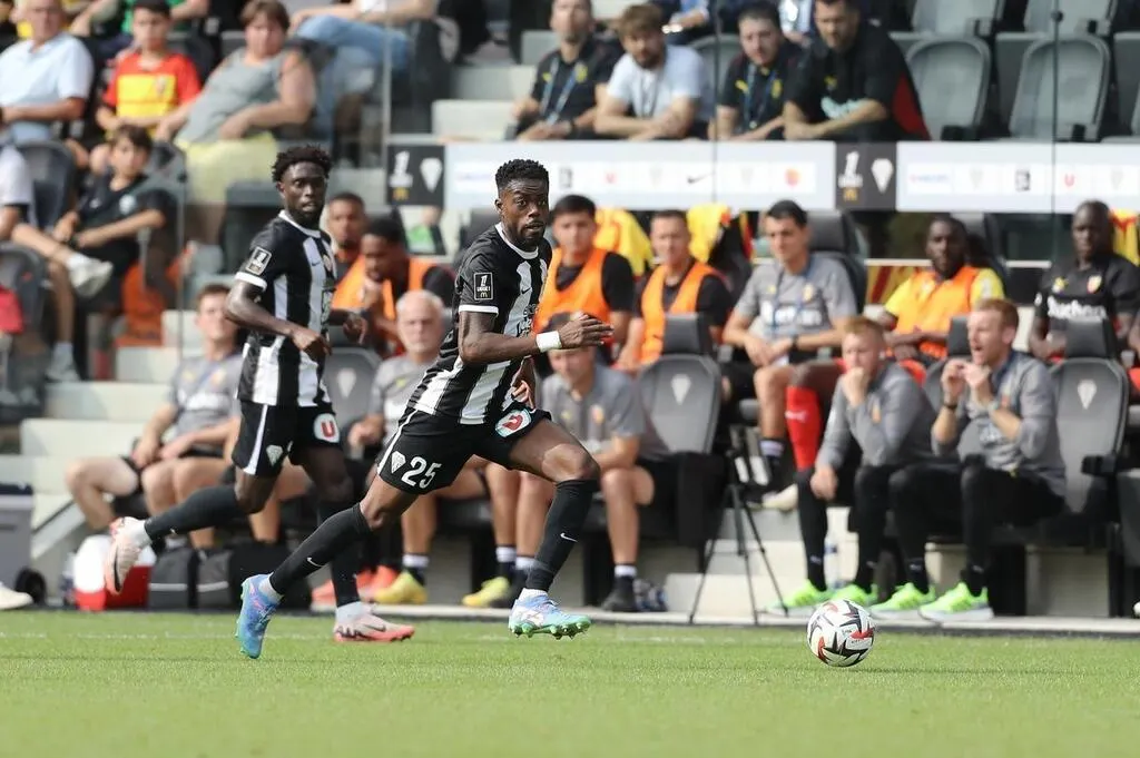 Angers Sco. Abdoulaye Bamba : « En jouant en bloc, on peut poser des ...