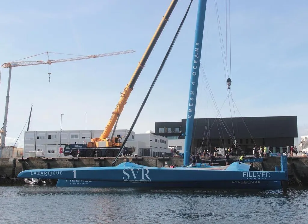 Voile. Après six mois de travaux, le trimaran SVR-Lazartigue enfin de ...
