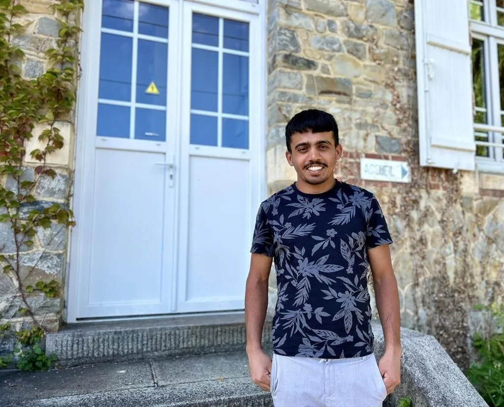 TÉMOIGNAGE. Arrivé en France à 14 ans, ce jeune Pakistanais signe son ...