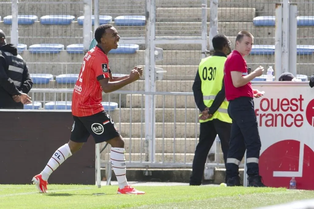 FC Lorient. Kroupi et Tosin titulaires à Amiens, Soumano sur le banc ...
