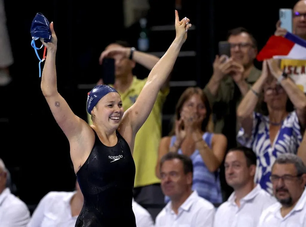 Médaillée d’or aux Jeux paralympiques 2024, la nageuse Émeline Pierre a ...